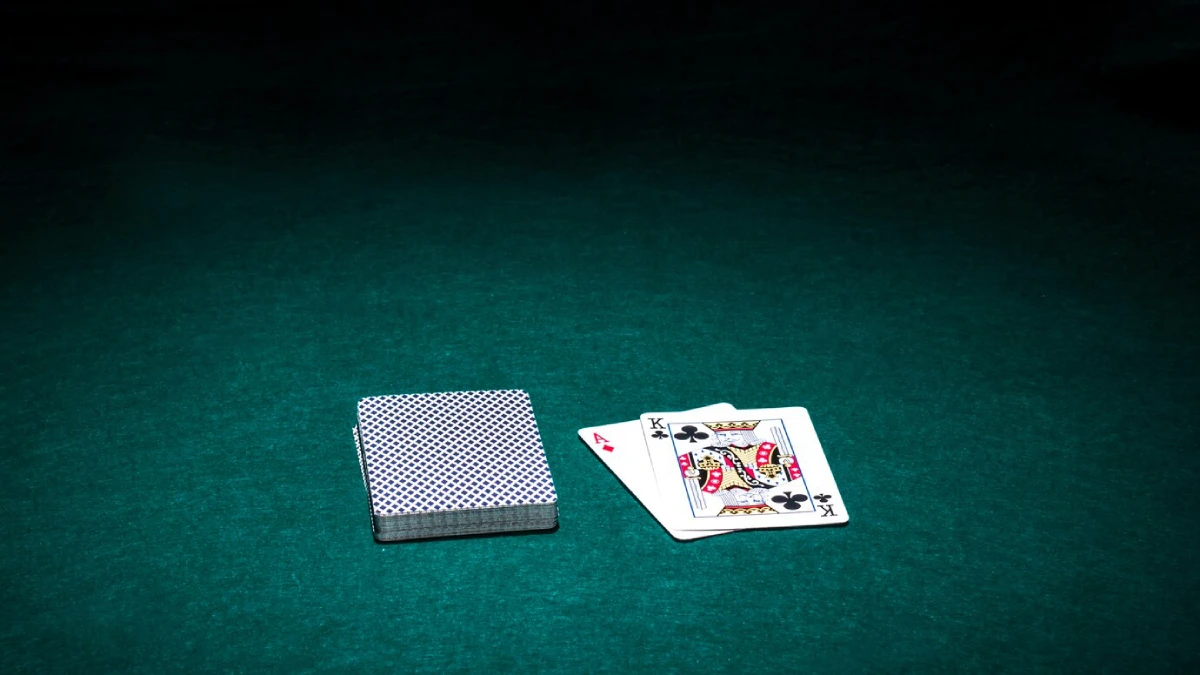 Wie man Poker spielt – Anleitung für Anfänger mit den Poker Regeln