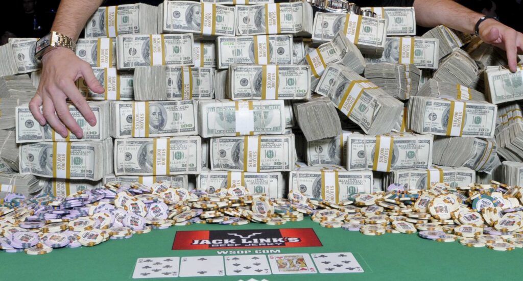 WSOP Final-Table Money Gaining Interest Dollars - Poker News