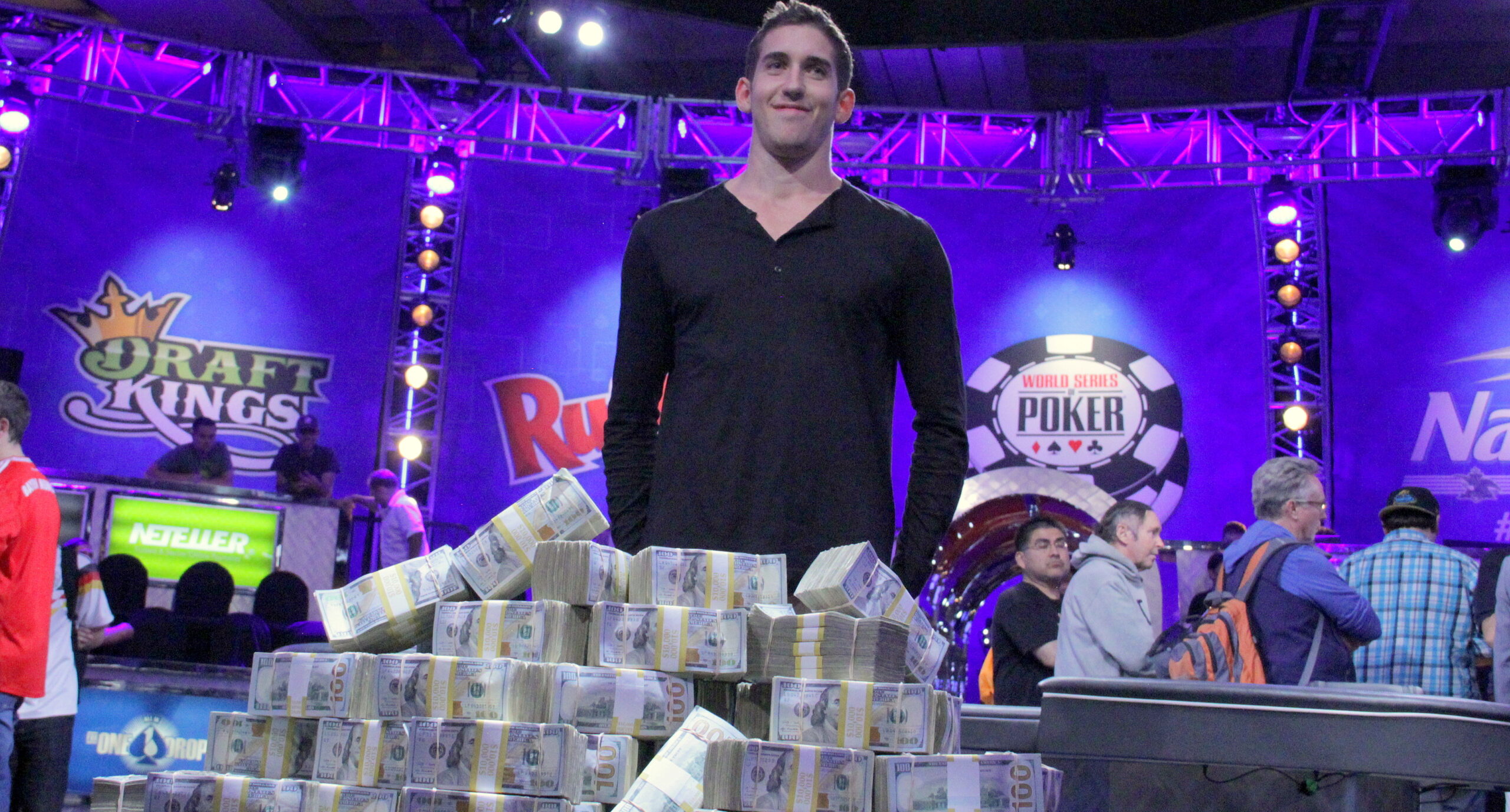 Daniel Colman Wins 2014 Card Player Player of the Year Award - Poker News