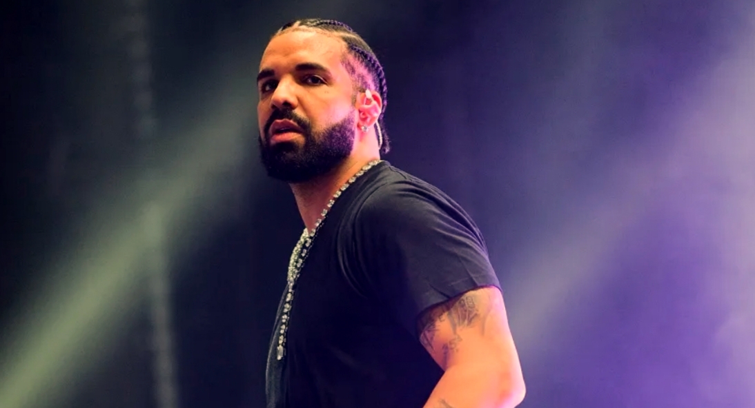 Viral Video: Drake Gambles Alone In Club Turned Casino - Poker News