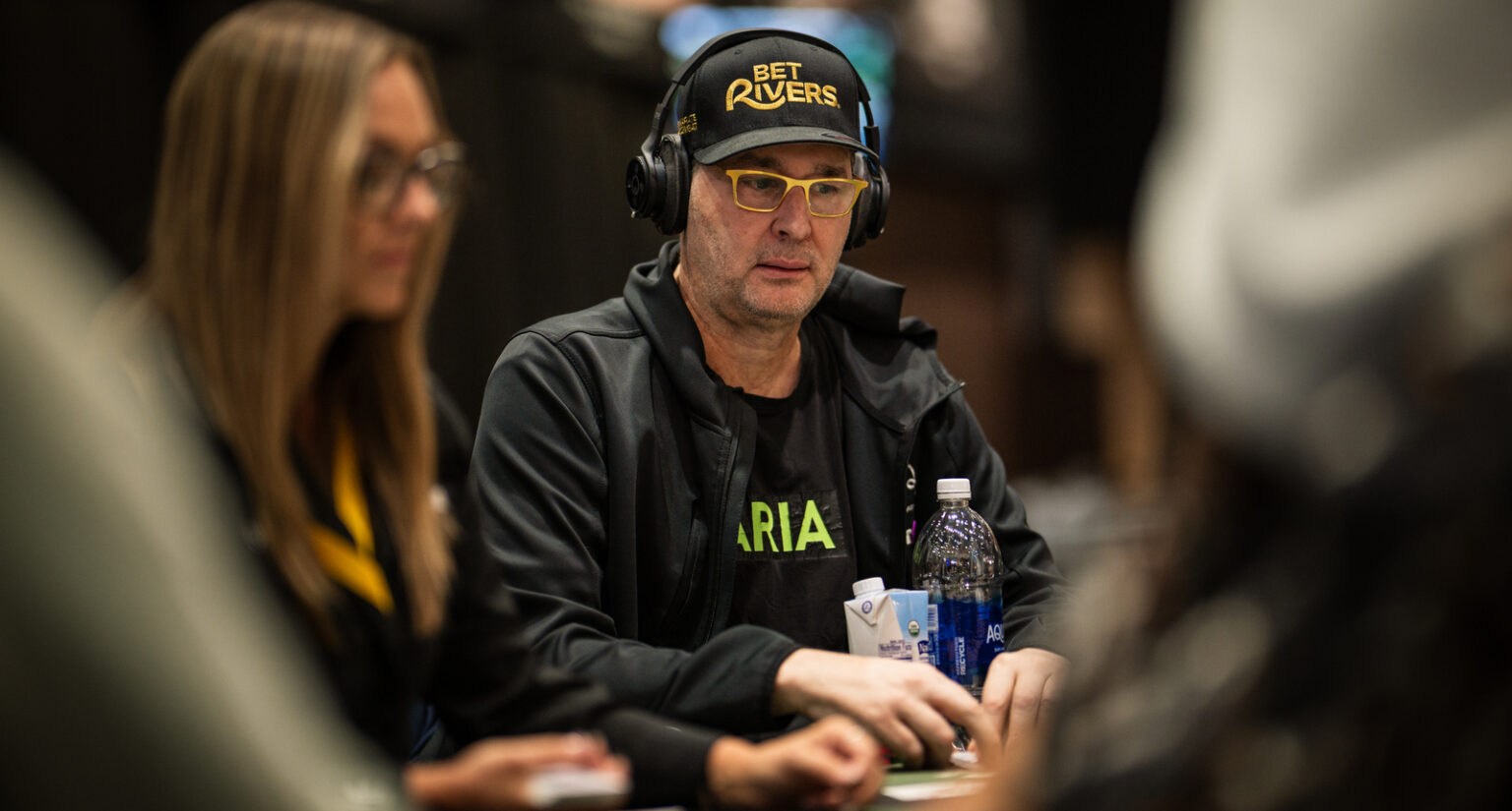 WATCH: Kelly Minkin Cracks Phil Hellmuth's Aces, Slowrolls Him