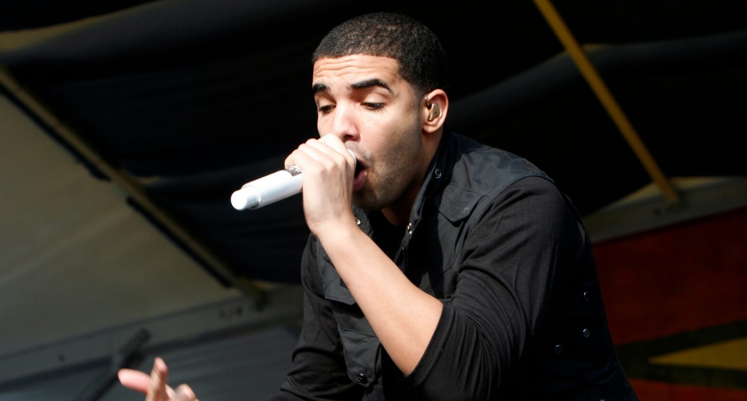 Drake, Adin Ross Named In Virginia Lawsuit Against Stake - Poker News