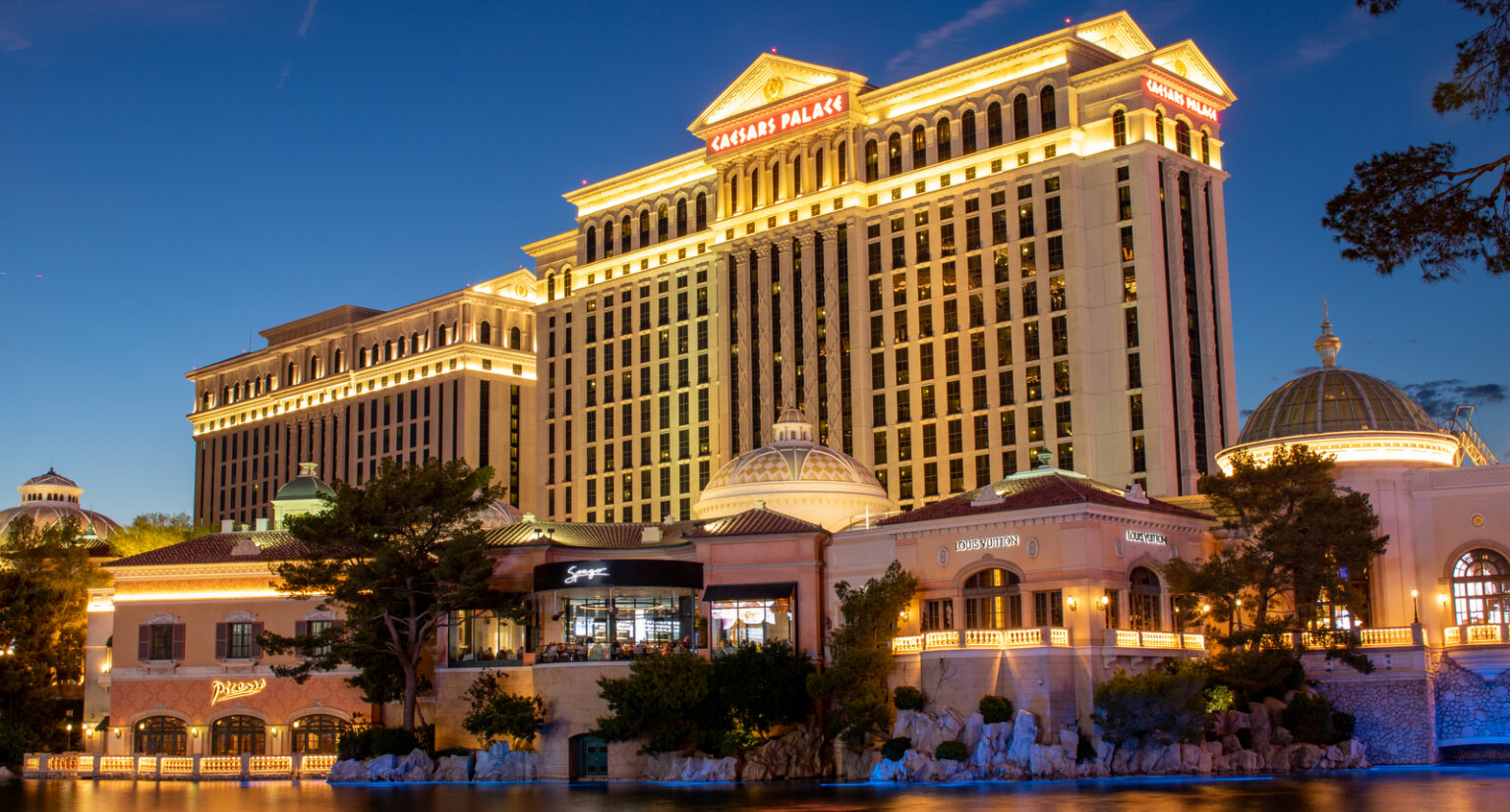 Westgate's SuperBook In Las Vegas To Be Operated By Caesars - Poker News