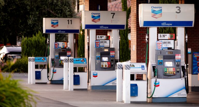 Las Vegas Tourism Offer Free Gas To Attract California Players - Poker News